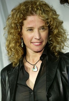 Nancy Travis